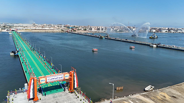 SCA - رئيس هيئة قناة السويس ومحافظ بورسعيد يشهدان افتتاح كوبرى النصر ...