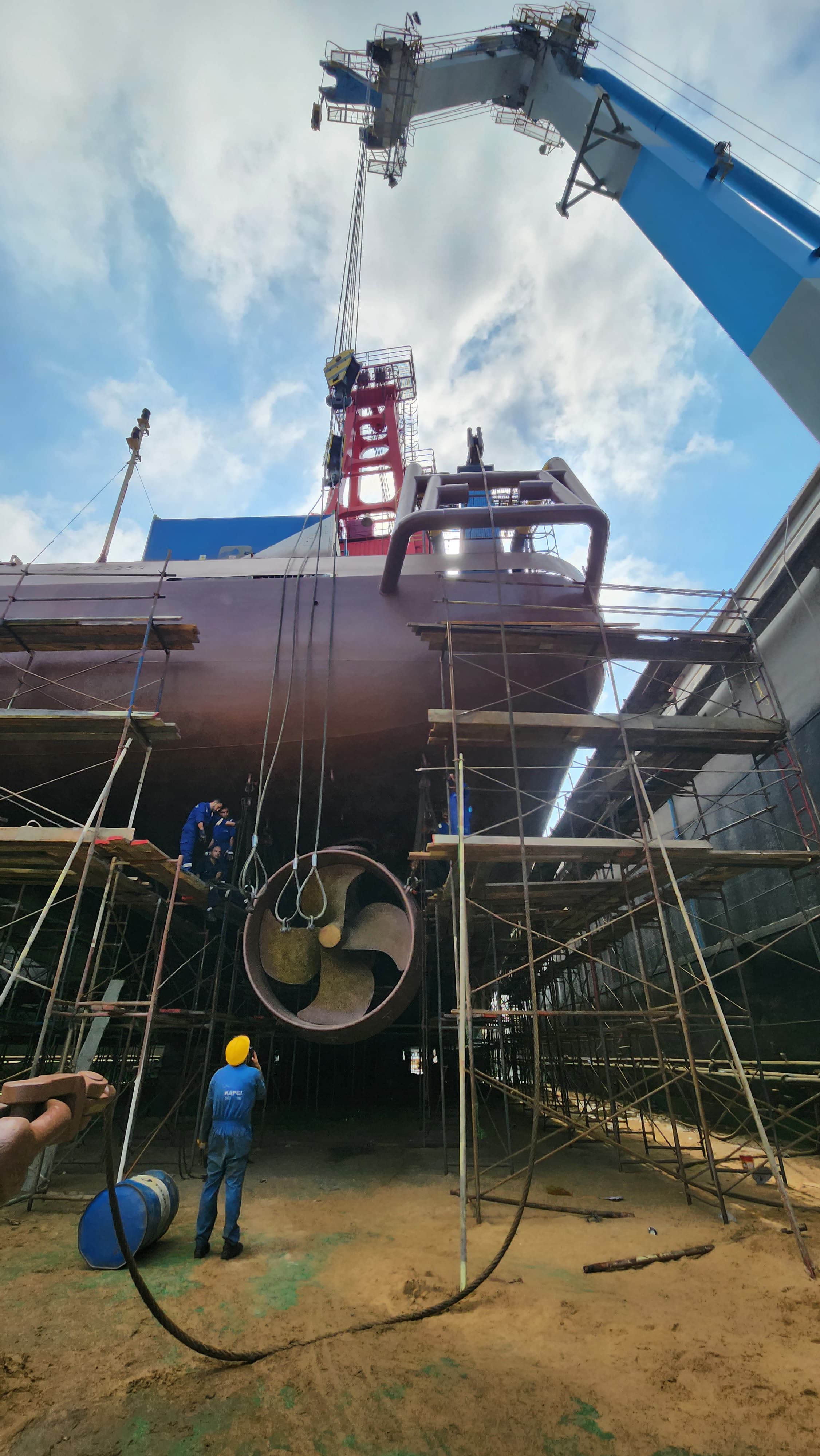 SCA - Docking DSV AMAN on floating dock 10000ton.